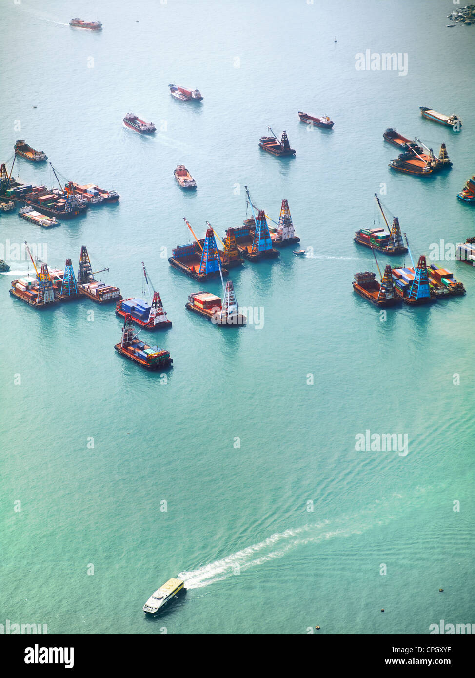Hong kong cargo ship hong kong victoria harbour hi-res stock ...