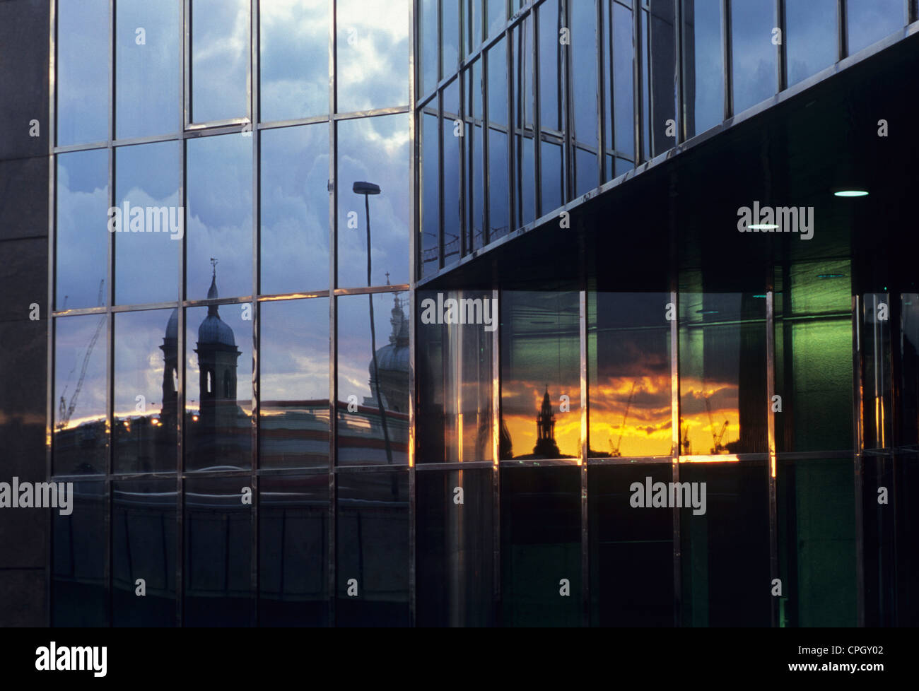 Reflections modern buildings architecture hi-res stock photography and ...