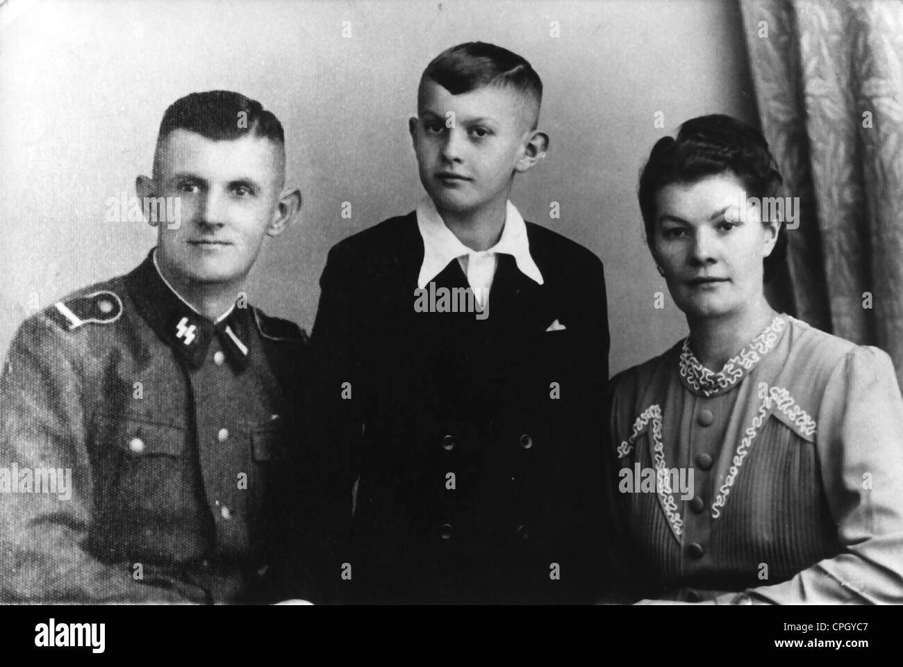 Defendant oswald kaduk with his family Black and White Stock Photos ...
