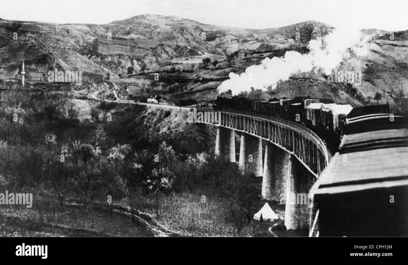Train bridge early 1900s Black and White Stock Photos & Images - Alamy