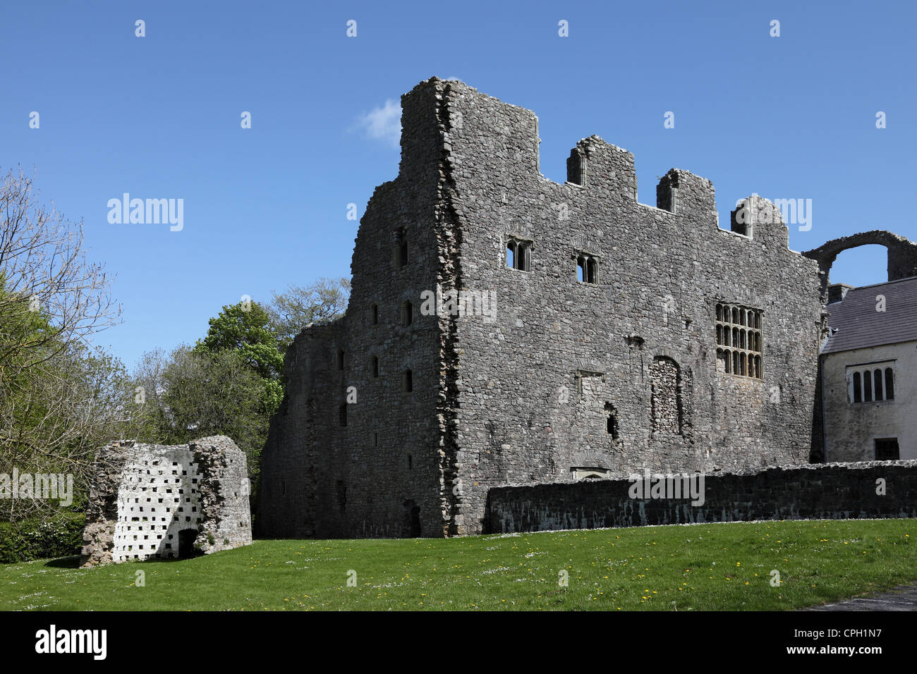 Oxwich castle hi-res stock photography and images - Alamy