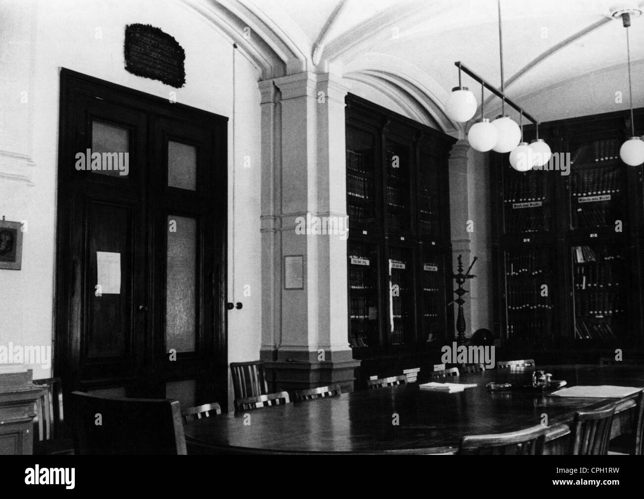 1950s conference room hi-res stock photography and images - Alamy