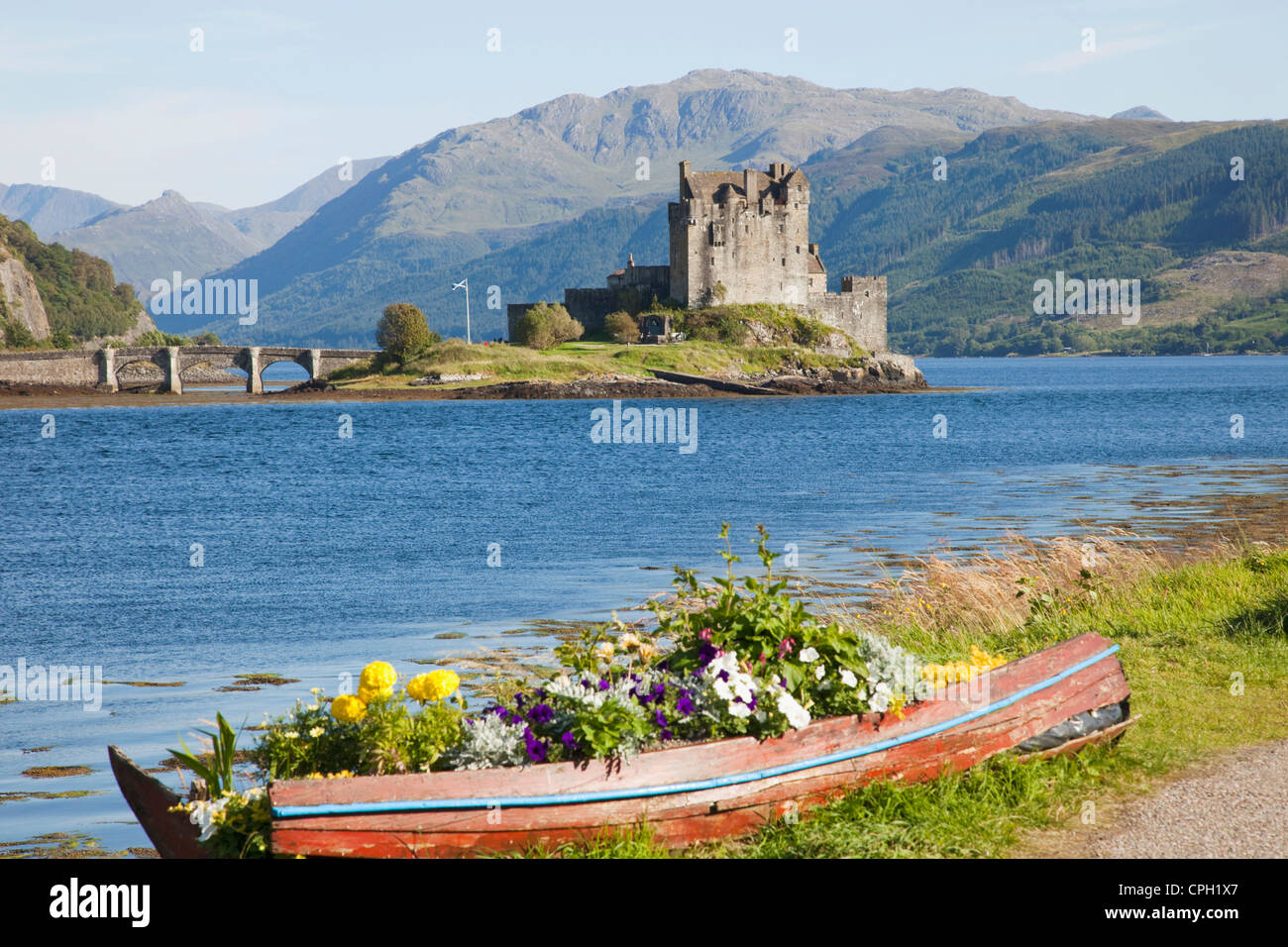 UK, United Kingdom, Europe, Scotland, Highlands, Eilean Donan Castle ...