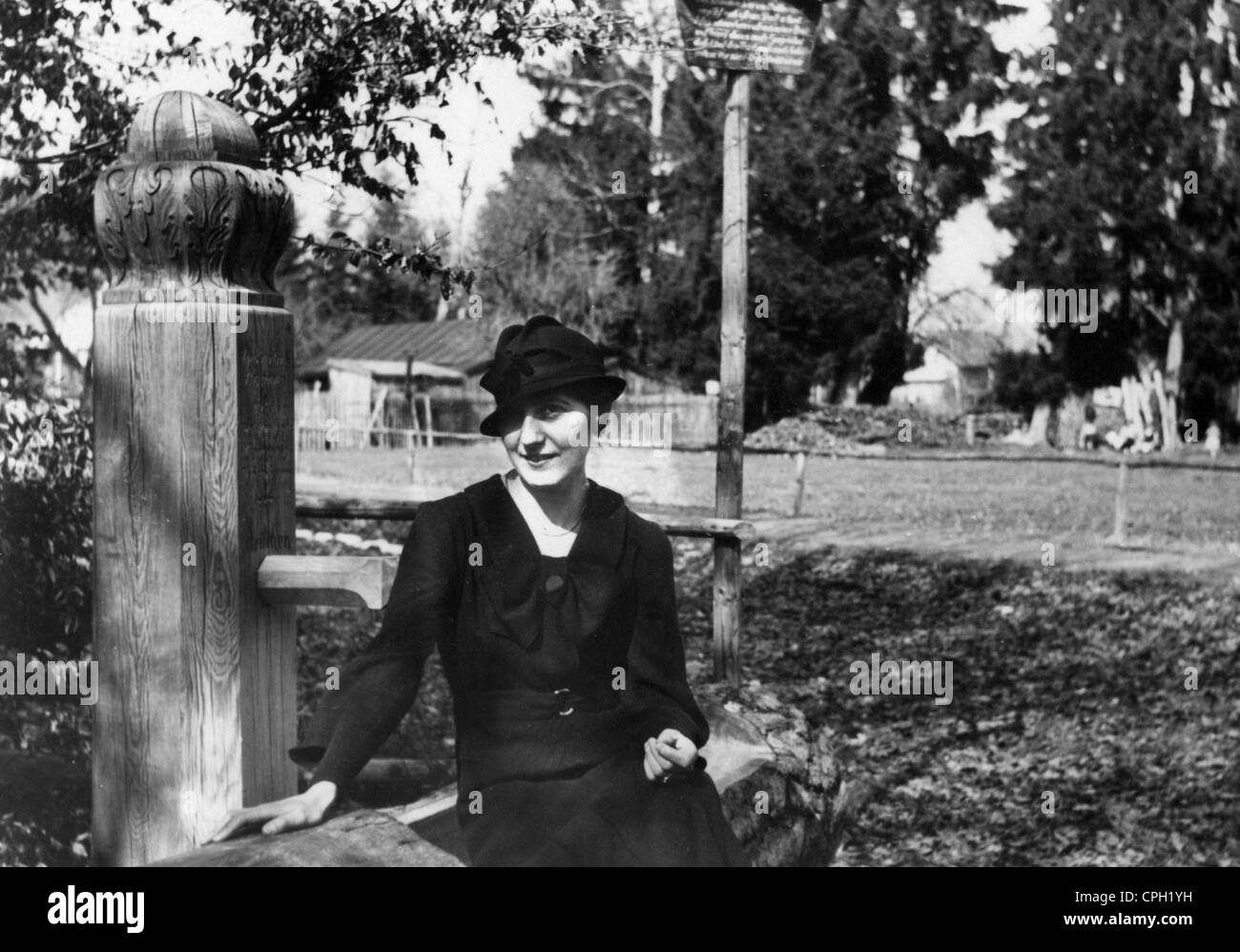 people, women, half length, woman with hat, 1935, Additional-Rights ...