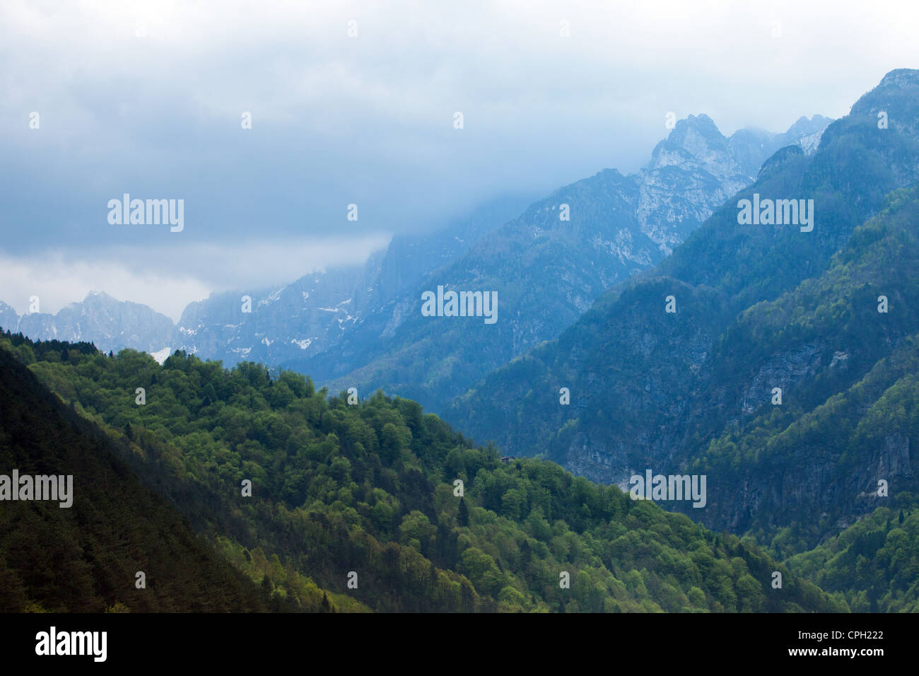 Above 2000m hi-res stock photography and images - Alamy