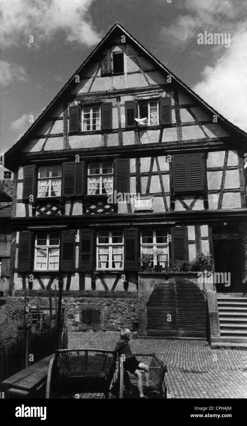 1920s house construction hi-res stock photography and images - Alamy