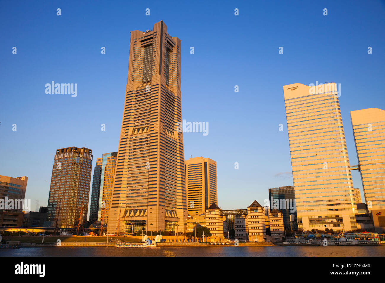 Asia, Japan, Tokyo, Yokohama, Minatomirai, Waterfront, Landmark Tower ...