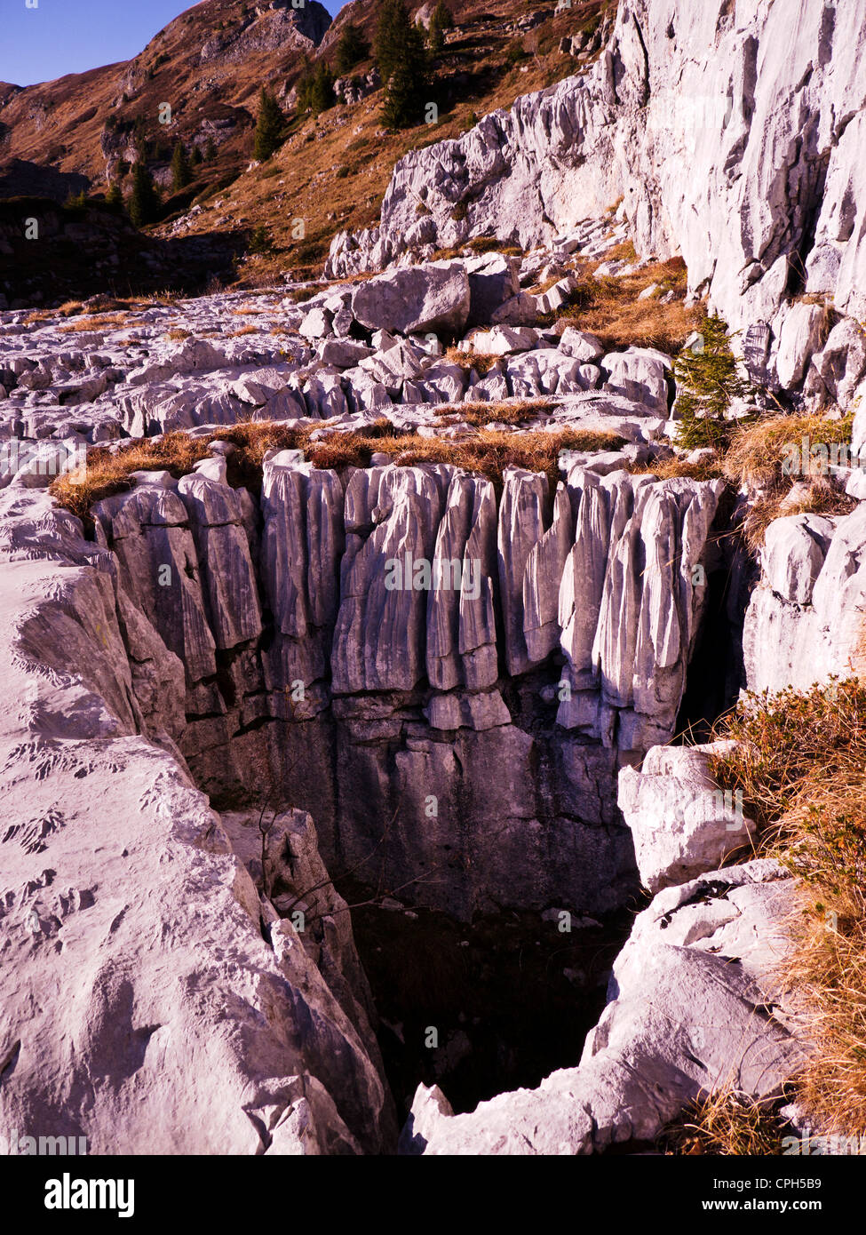 Cleft rock hi-res stock photography and images - Alamy
