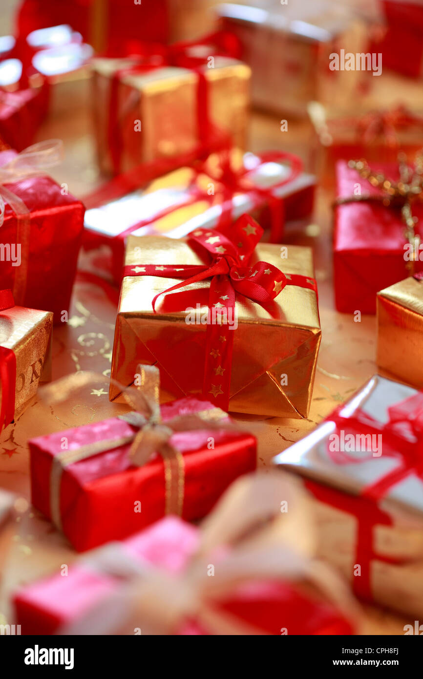 Parcel and packet hi-res stock photography and images - Alamy