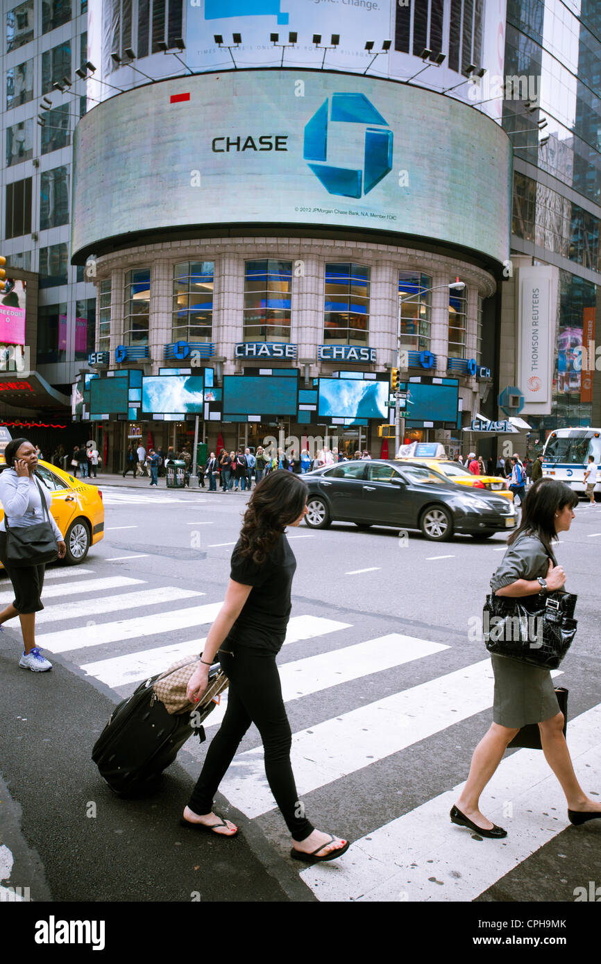 Chase bank times square hi-res stock photography and images - Alamy