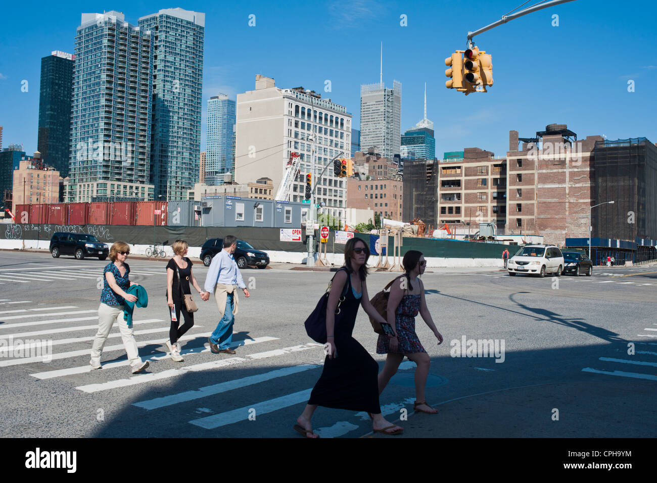 Construction of the Number 7 subway line extension on 11th Avenue and ...