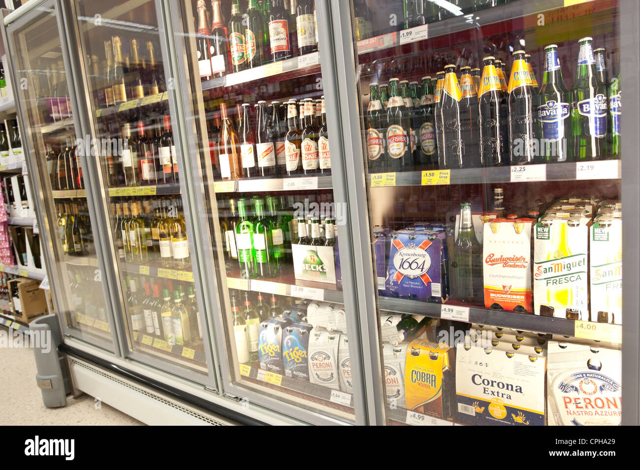 Tesco supermarket, alcoholic drinks refrigerator, London, England, UK ...