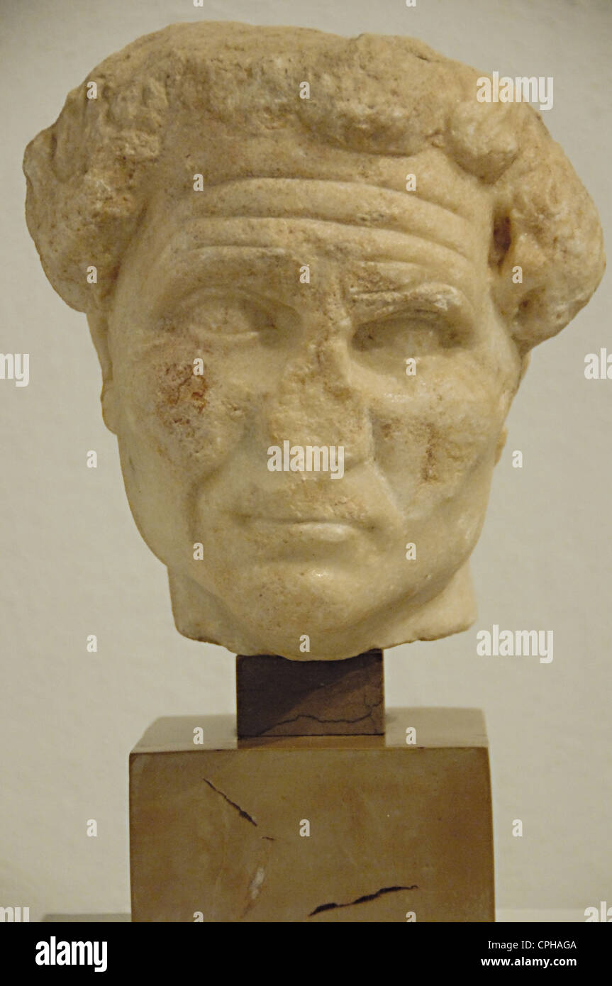 Roman bust museum hi-res stock photography and images - Alamy