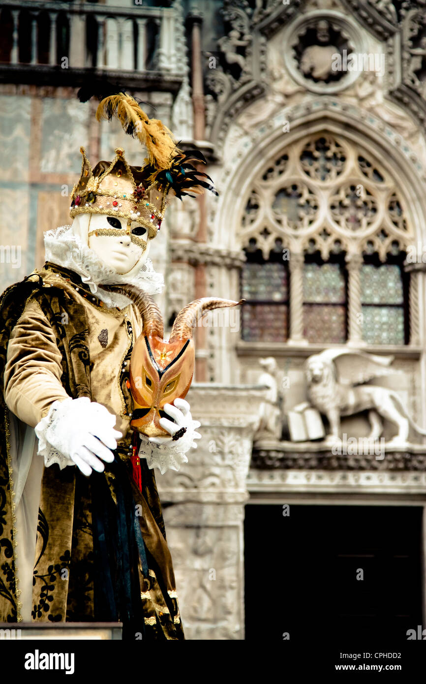 Fancy italian exterior hi-res stock photography and images - Alamy