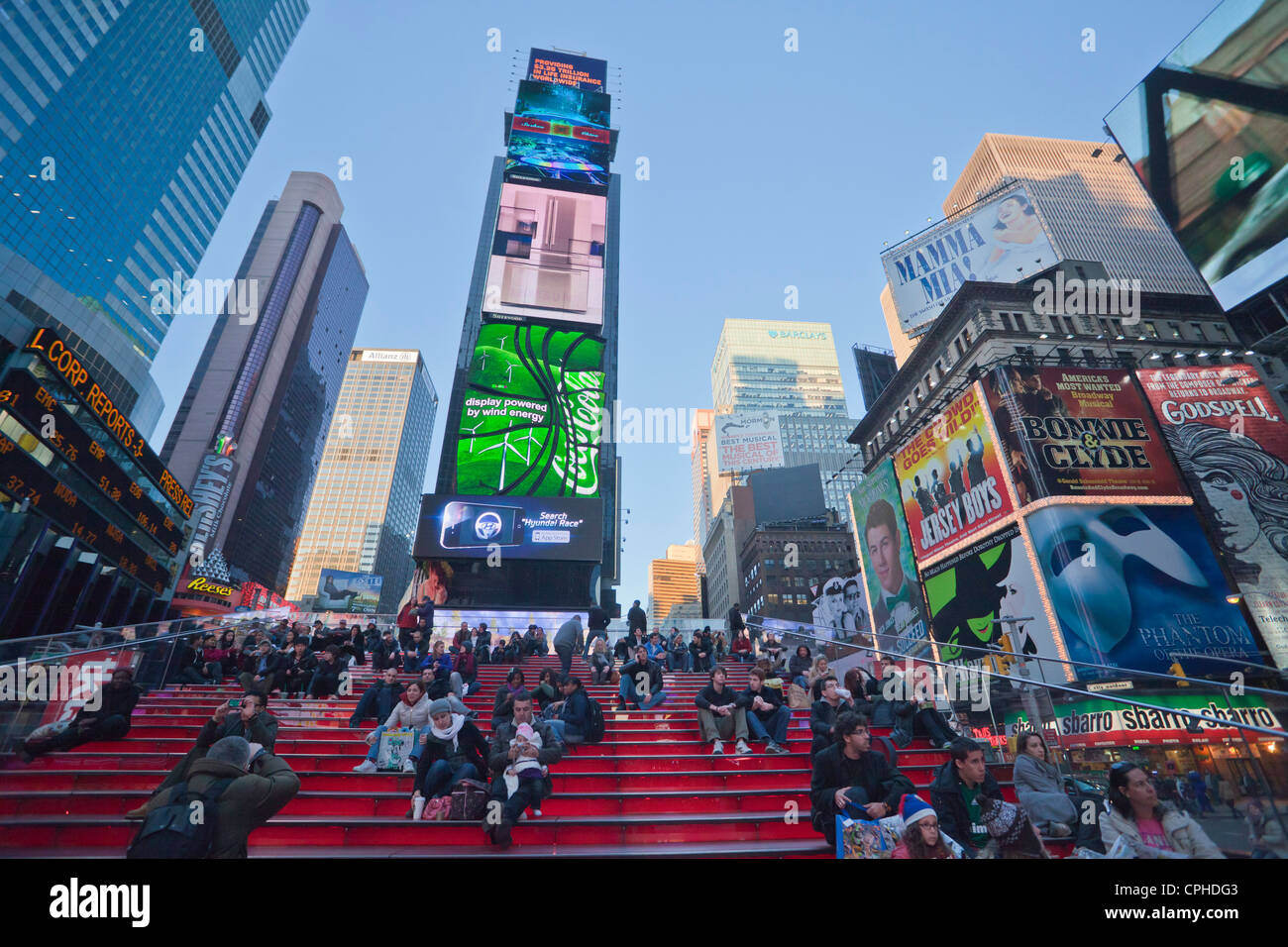 Times square stairs hi-res stock photography and images - Alamy
