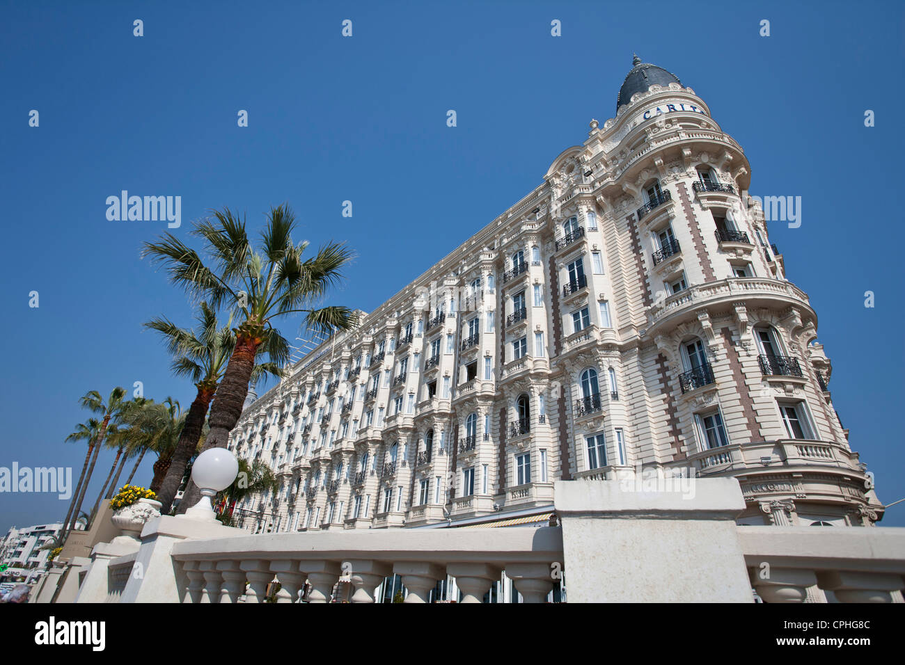 France, Europe, Cote d'Azur, Cannes, hotel, Carlton, palms, buildings ...