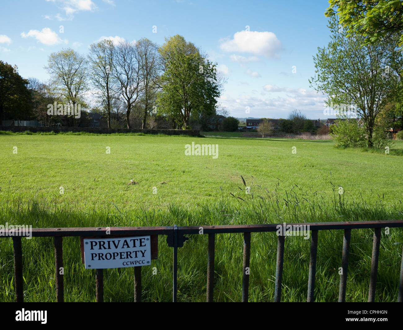 Field fence hi-res stock photography and images - Alamy