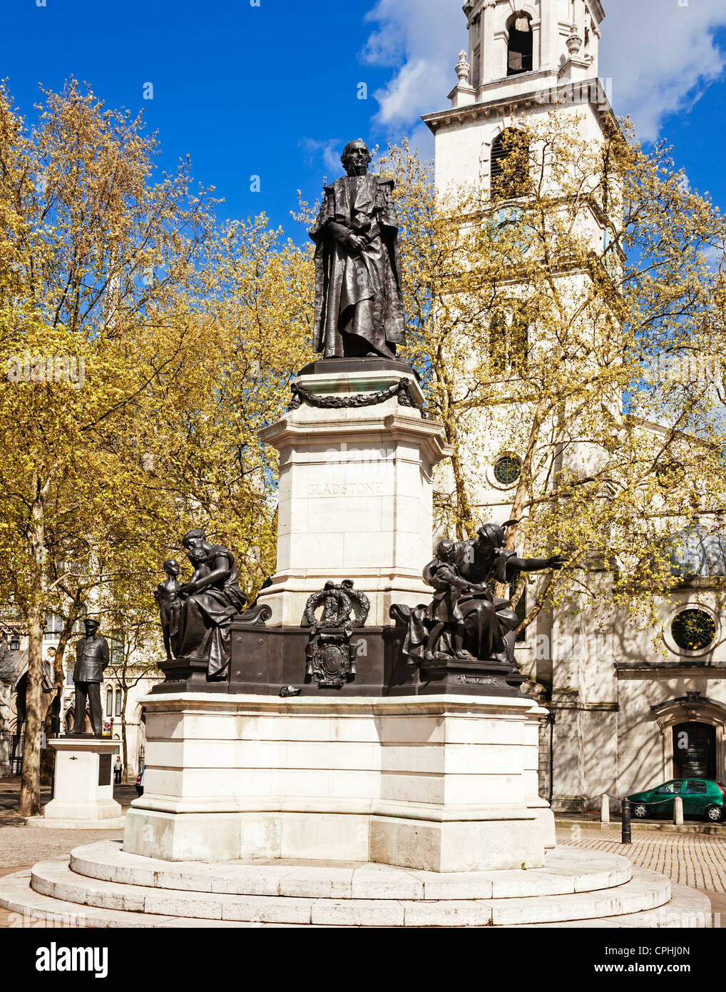 Statue of William Ewart Gladstone, The Strand, London England Stock ...