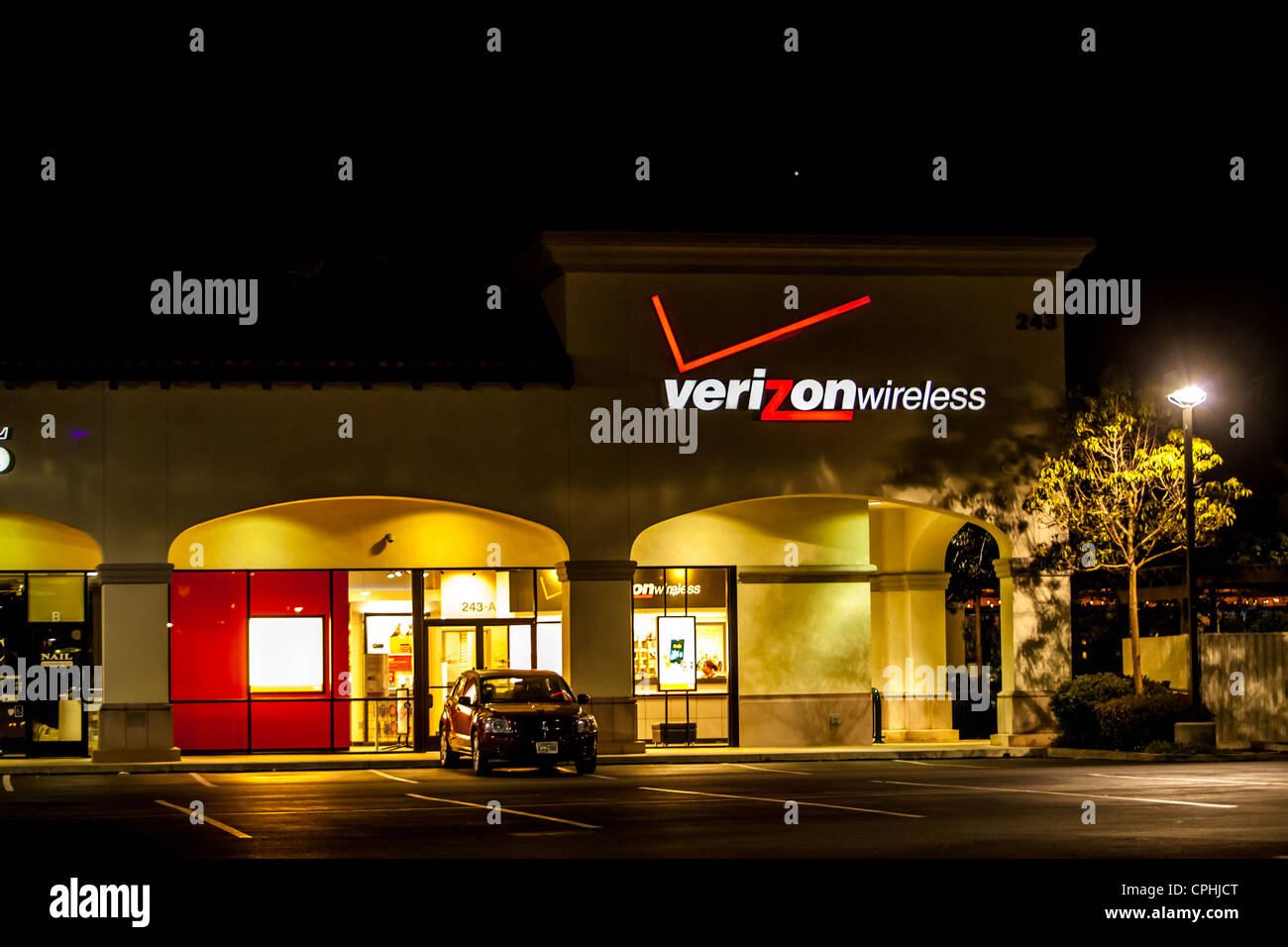 A Verizon Wireless Store in Camarillo California USA Stock Photo - Alamy