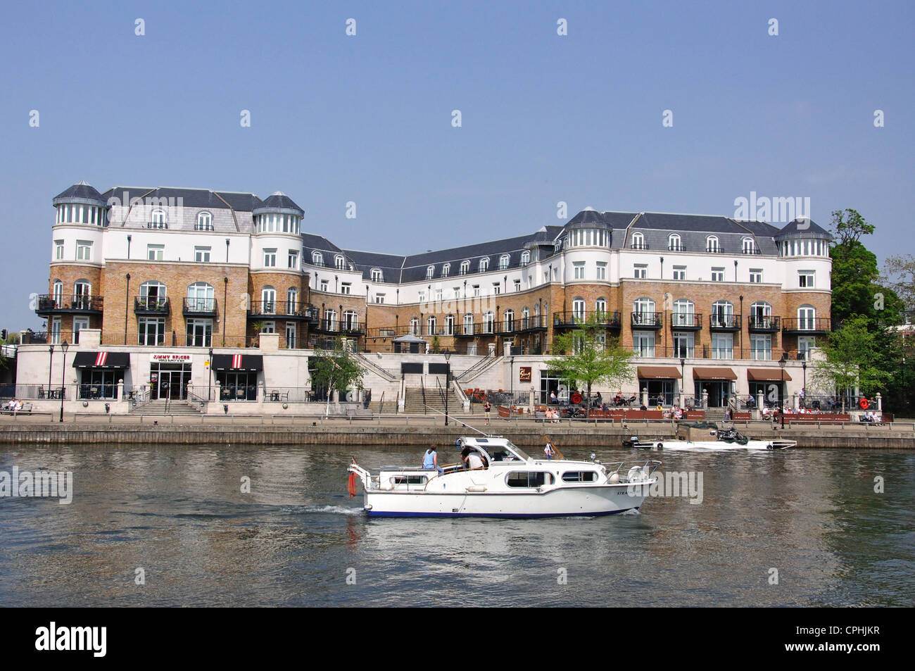 Riverside promenade thames hi-res stock photography and images - Alamy