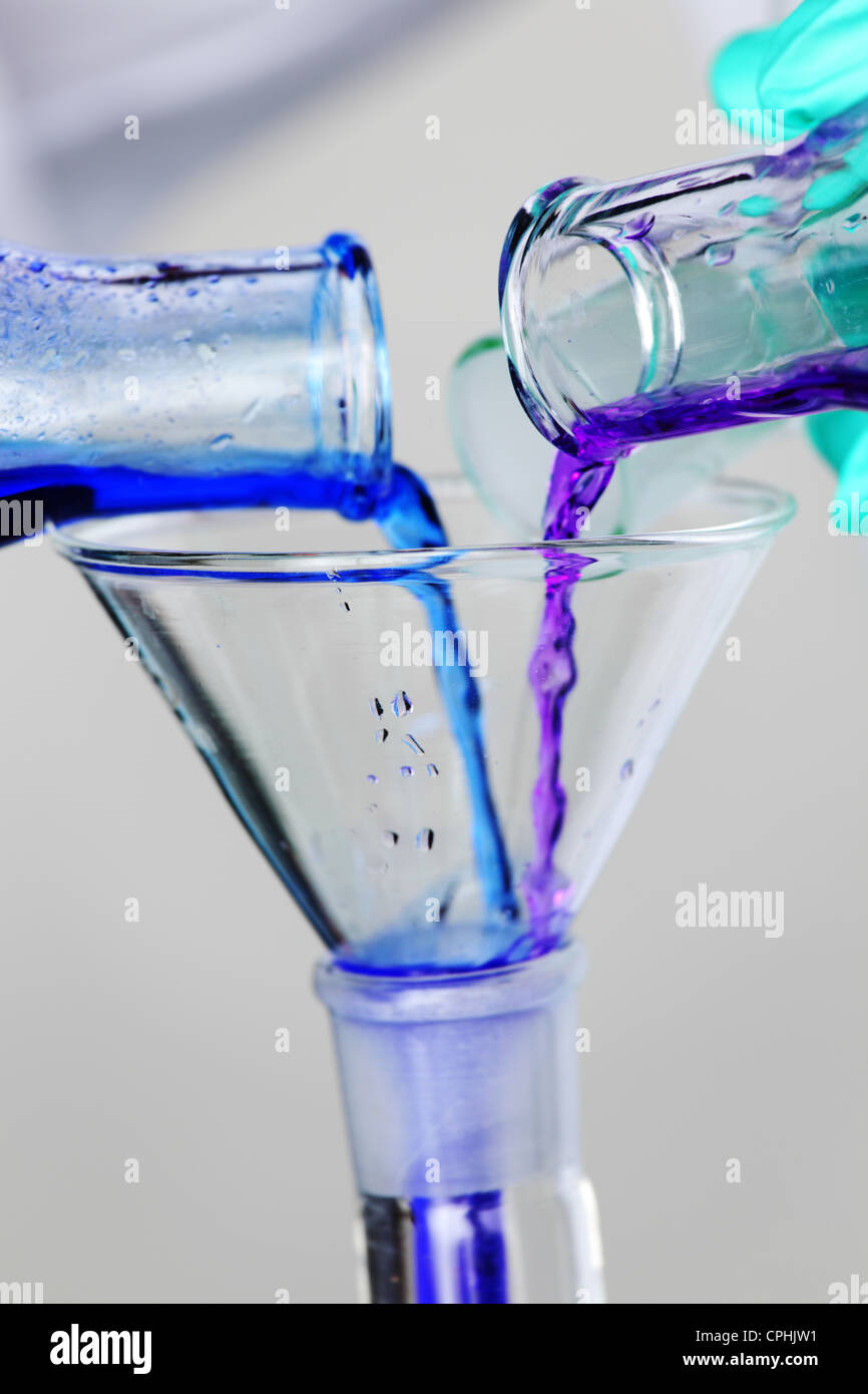 chemical experiment macro close up Stock Photo - Alamy