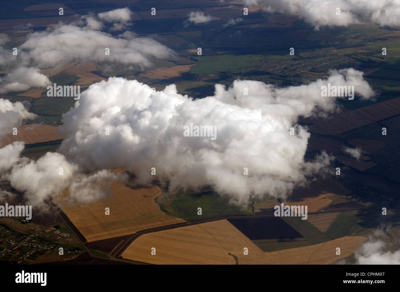 Flying fields hi-res stock photography and images - Alamy