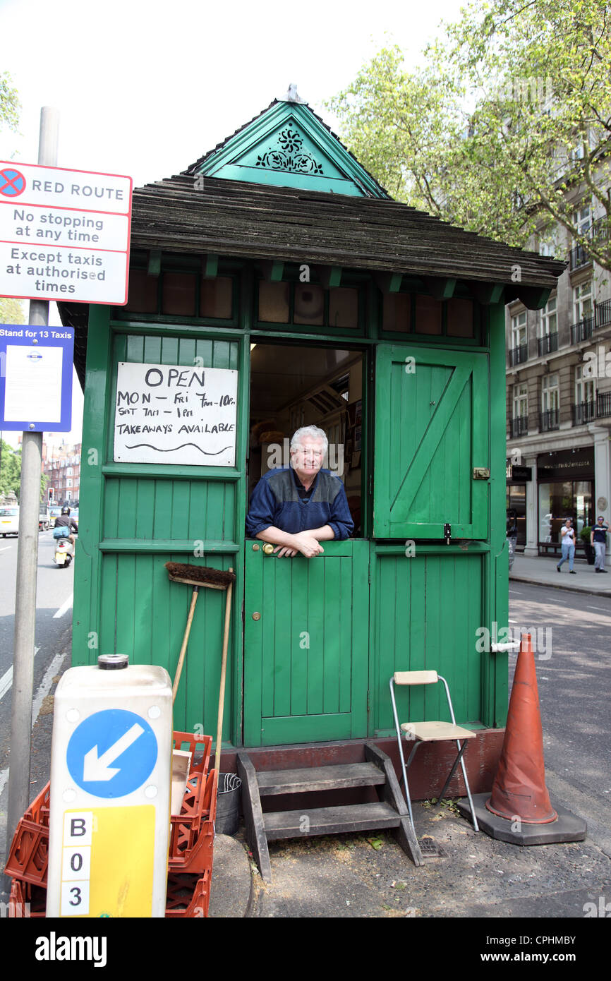 Cabbie shelter london hi-res stock photography and images - Alamy