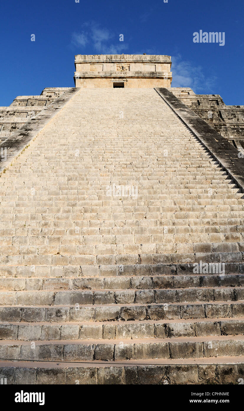 Chichen Itza feathered serpent pyramid, Mexico Stock Photo - Alamy