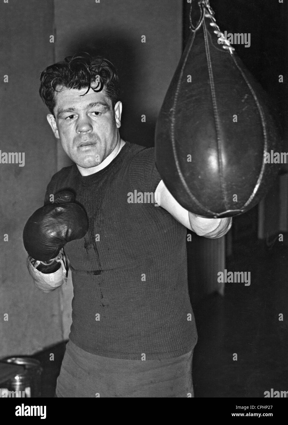 Adolf Heuser training at the punching bag, 1941 Stock Photo - Alamy