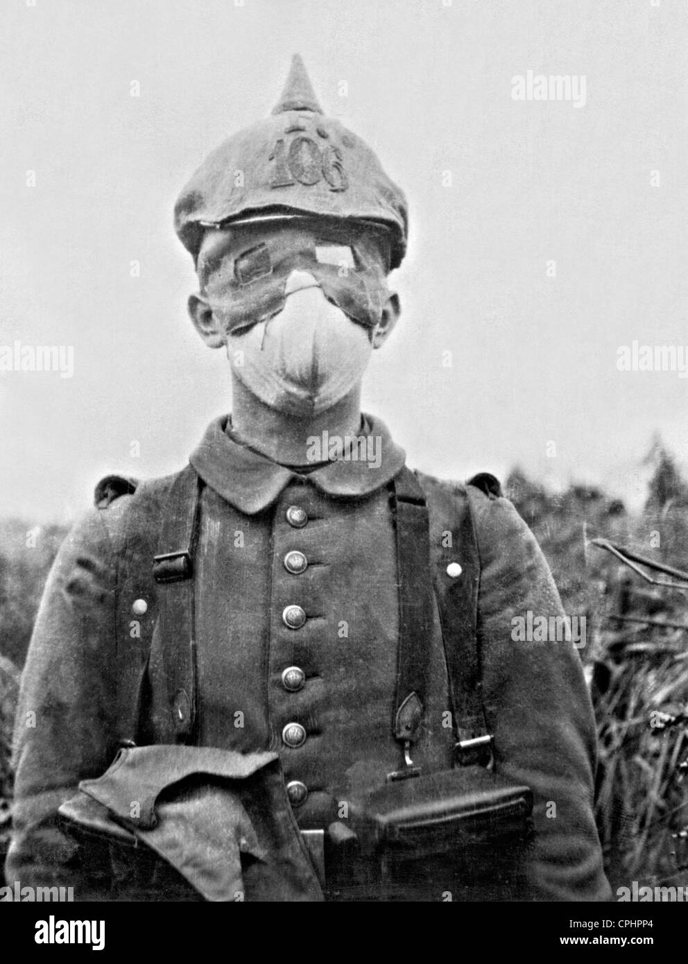 Soldier with gas mask, 1915 Stock Photo - Alamy