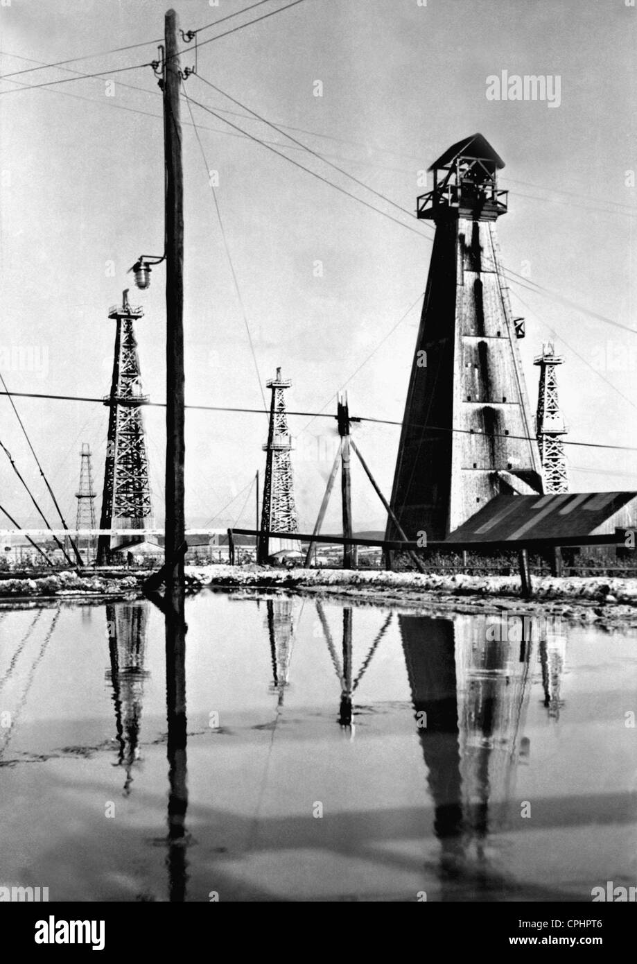 Oil towers hi-res stock photography and images - Alamy