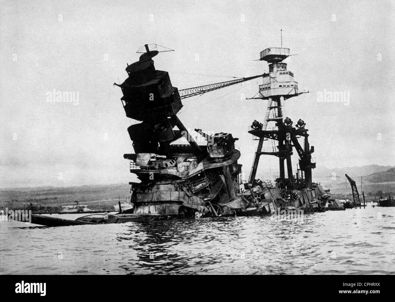Destroyed battleship arizona pearl harbour hi-res stock photography and ...
