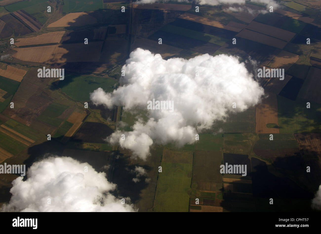 Flying fields hi-res stock photography and images - Alamy