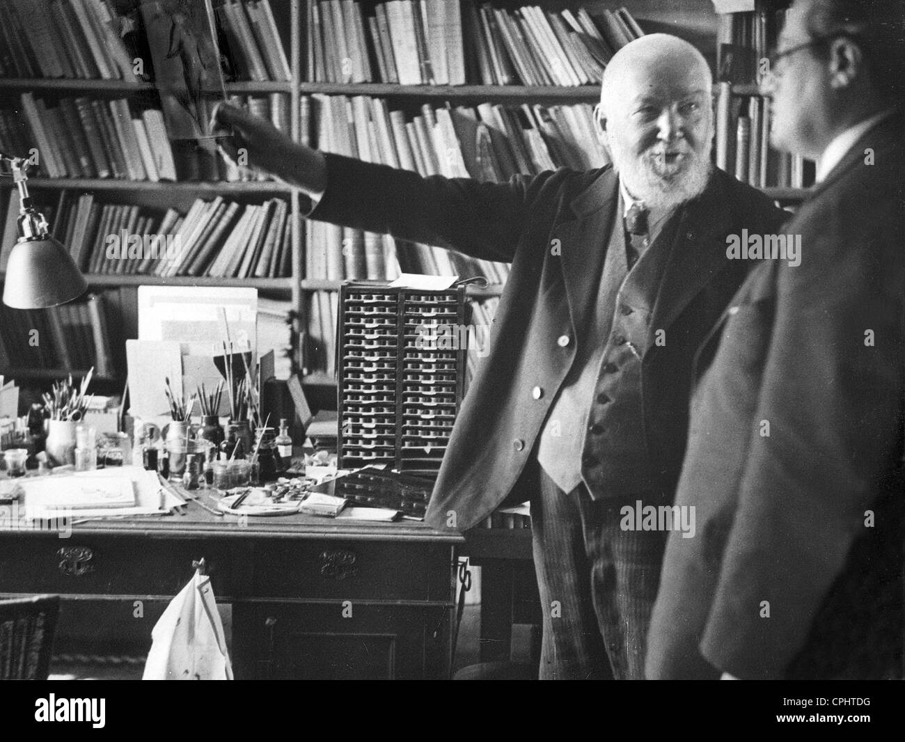 Wilhelm Ostwald in his laboratory, 1931 Stock Photo - Alamy