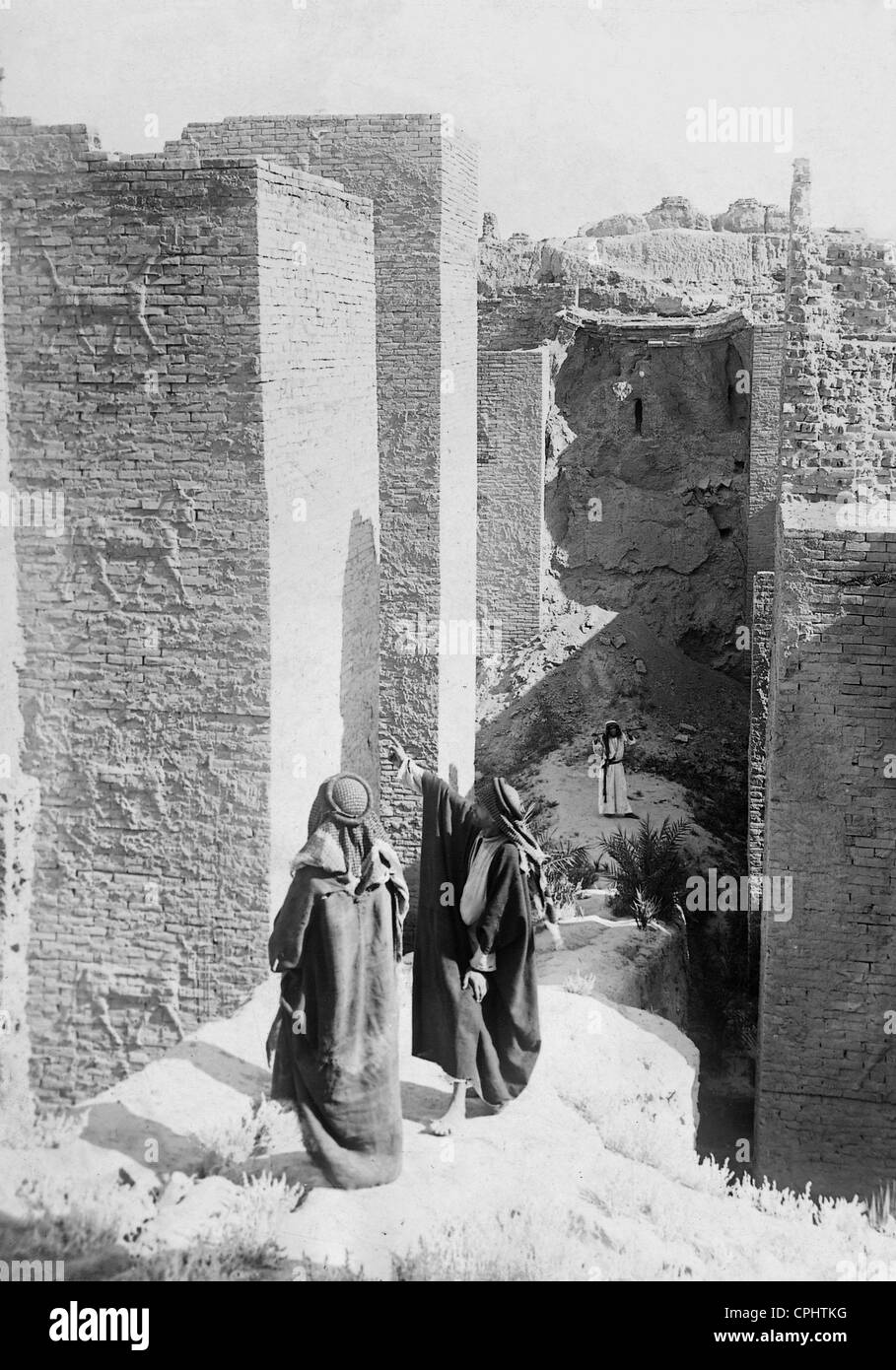 Processional way to the Marduk Temple in Babylon, 1926 Stock Photo - Alamy