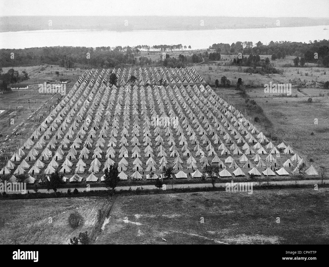 Army camp tent hi-res stock photography and images - Alamy