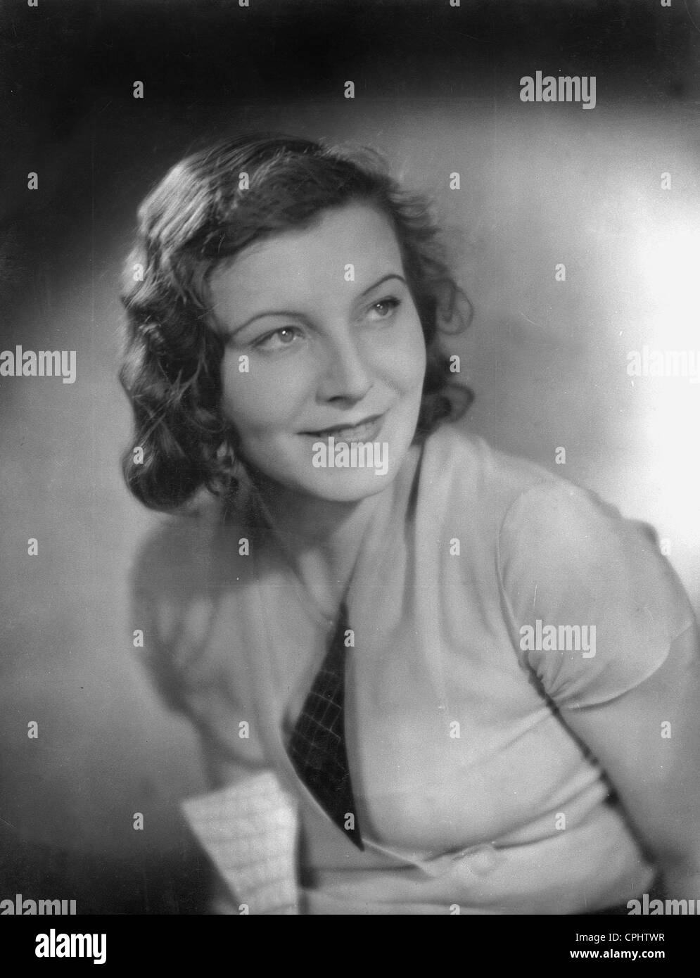 Ehmi Bessel in 'The girl of Montparnasse', 1932 Stock Photo - Alamy