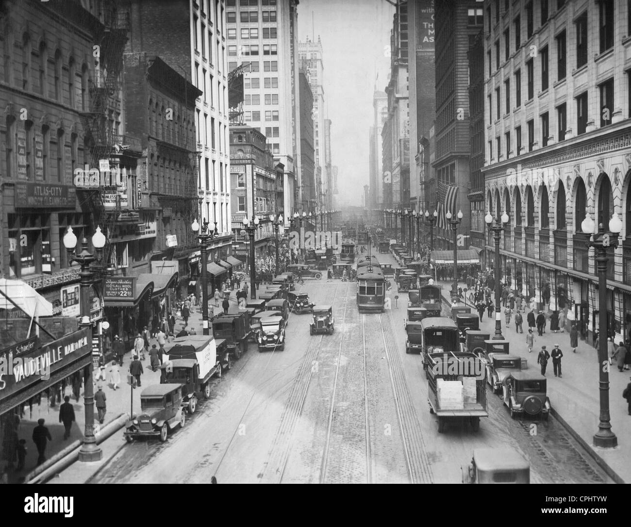 Street scene in Chicago, 1926 Stock Photo - Alamy