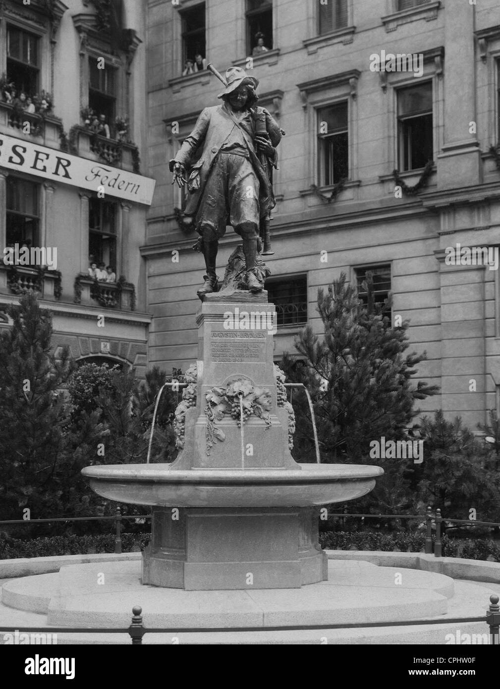 Augustin fountain in Vienna, 1908 Stock Photo - Alamy