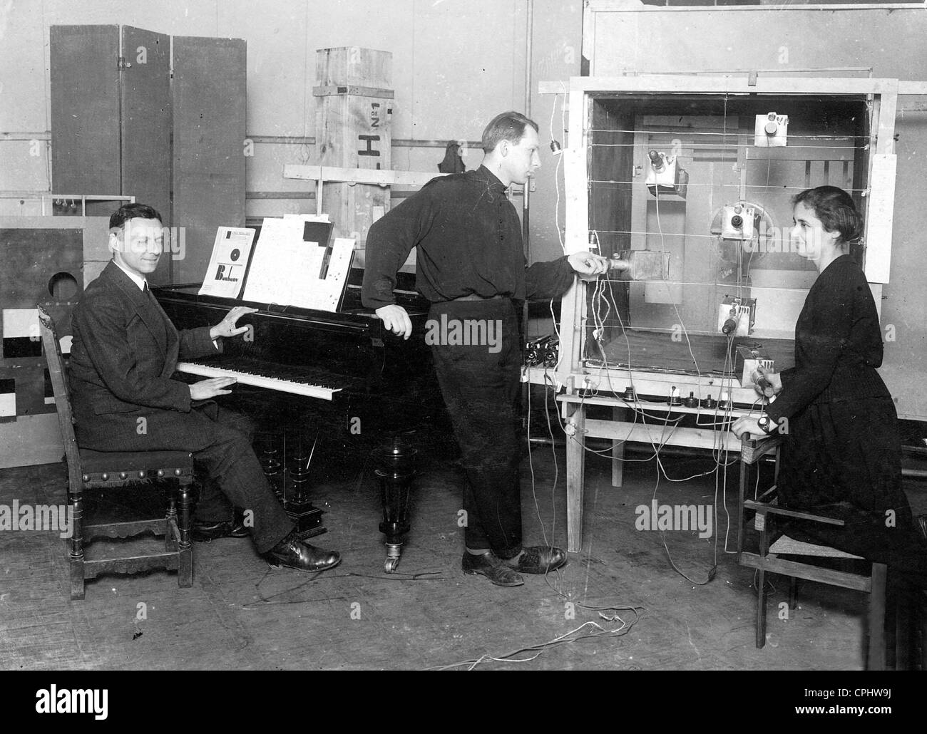 Demonstration of color-light play by Hirschfeld-Mack, 1925 Stock Photo ...