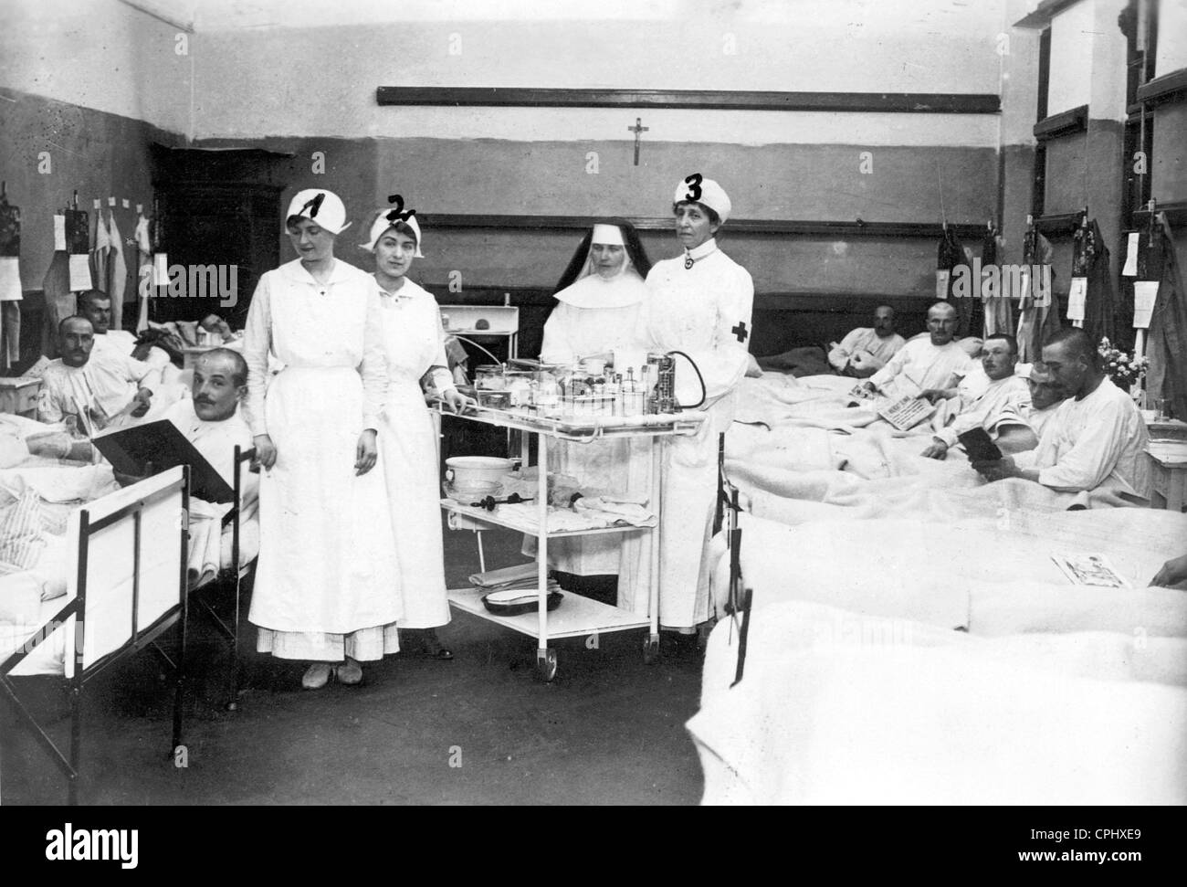 Austrian nurses in military hospital in 1914 Stock Photo - Alamy