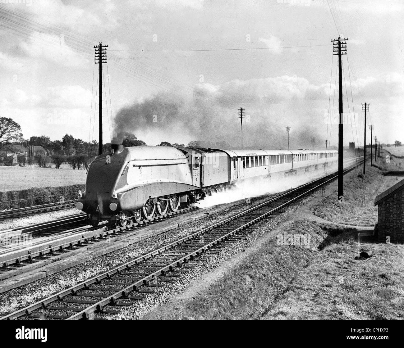 The new express train 'Silver Jubilee' Stock Photo - Alamy