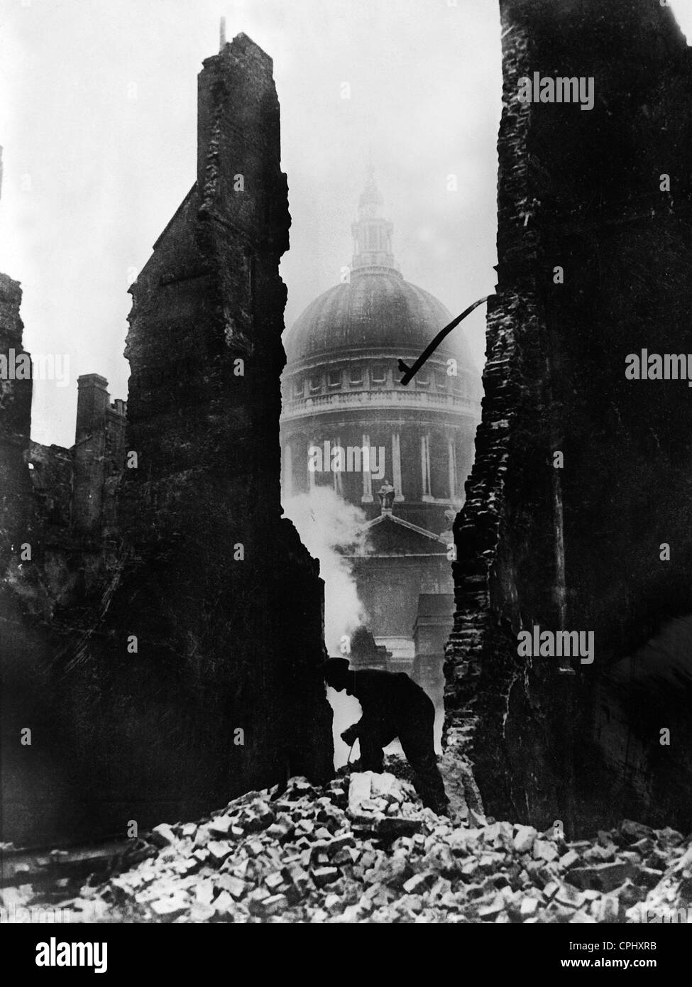 London 1941 hi-res stock photography and images - Alamy