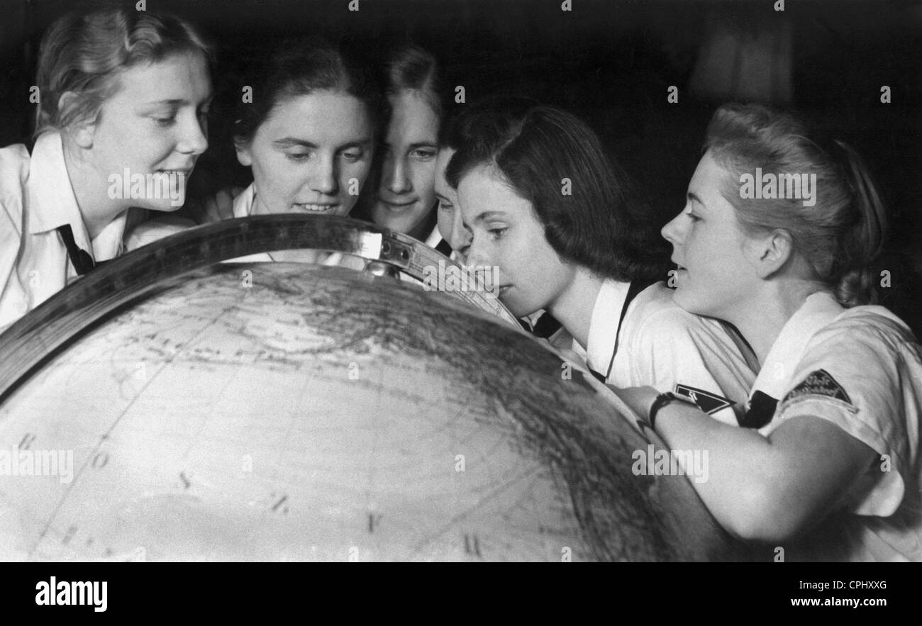 Bdm girls looking globe hi-res stock photography and images - Alamy