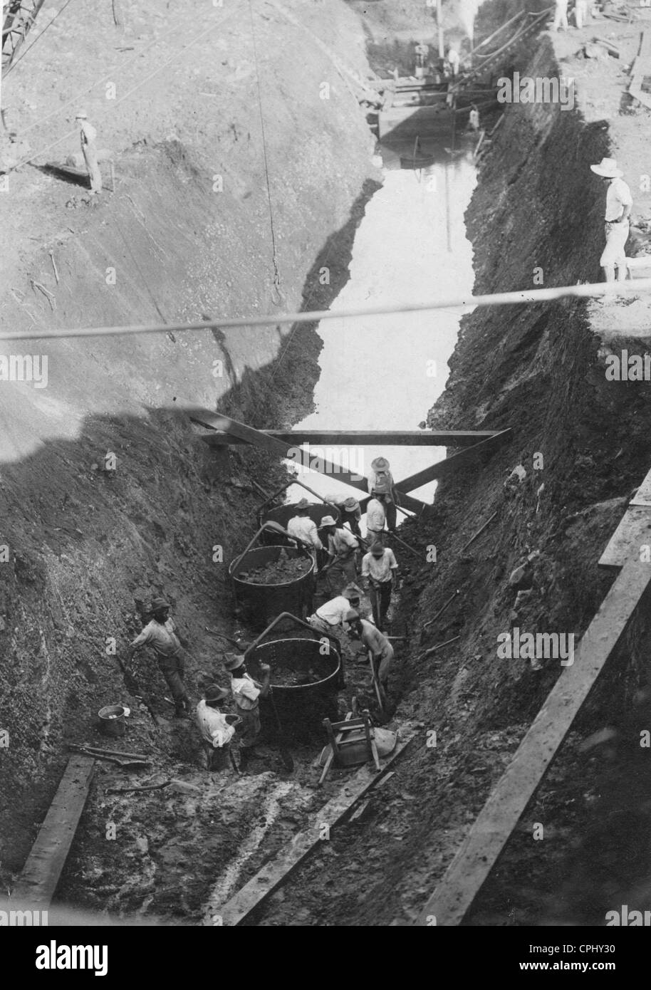 The construction of the Panama Canal, 1904 Stock Photo - Alamy