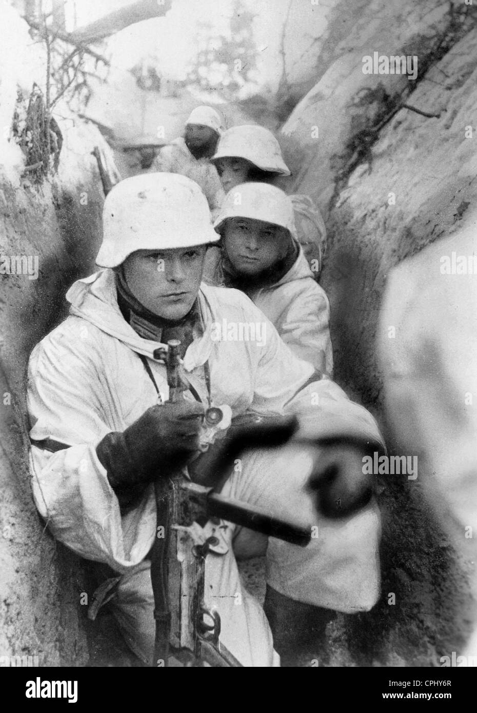 German soldiers trench machine gun hi-res stock photography and images ...