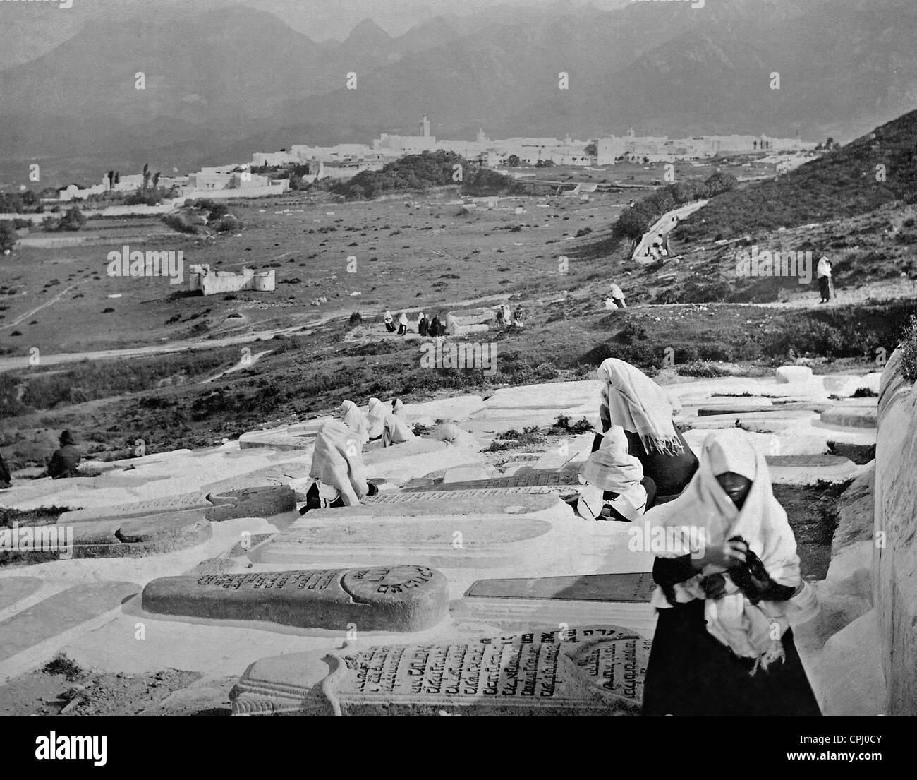 Cemetery outside Black and White Stock Photos & Images - Alamy