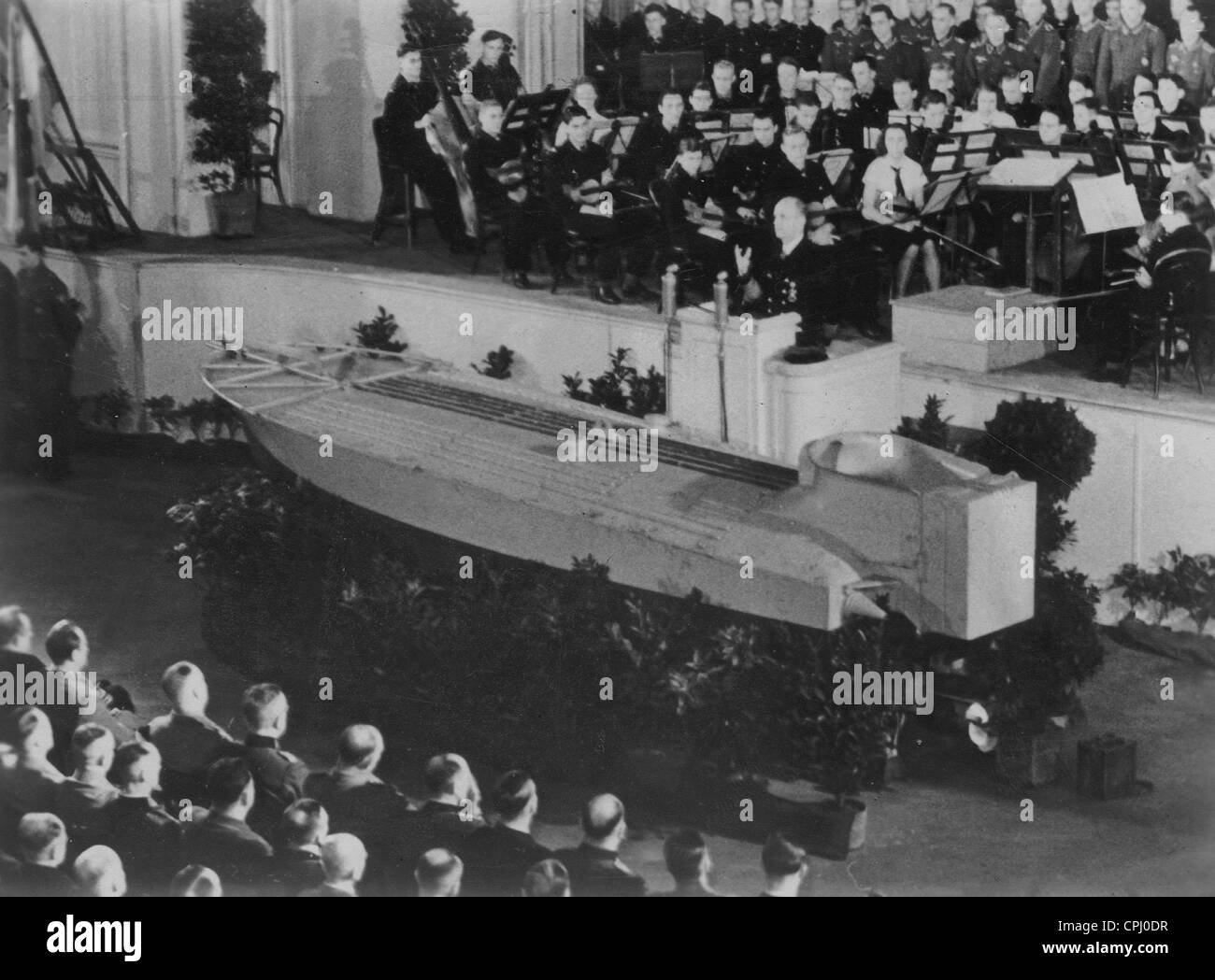 Karl Doenitz speaks to the Hitler Youth, 1944 Stock Photo - Alamy