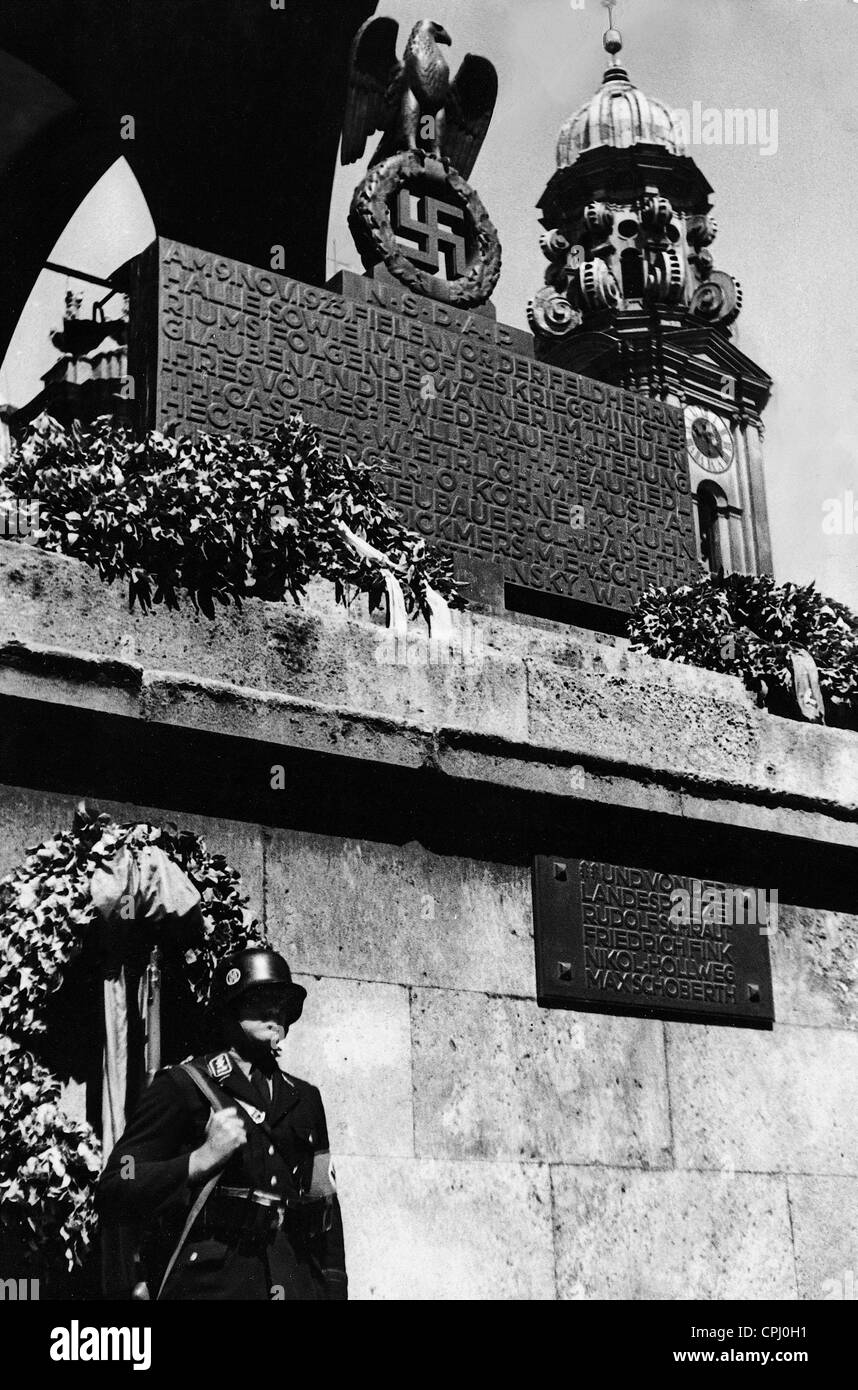 Ss guard hi-res stock photography and images - Alamy