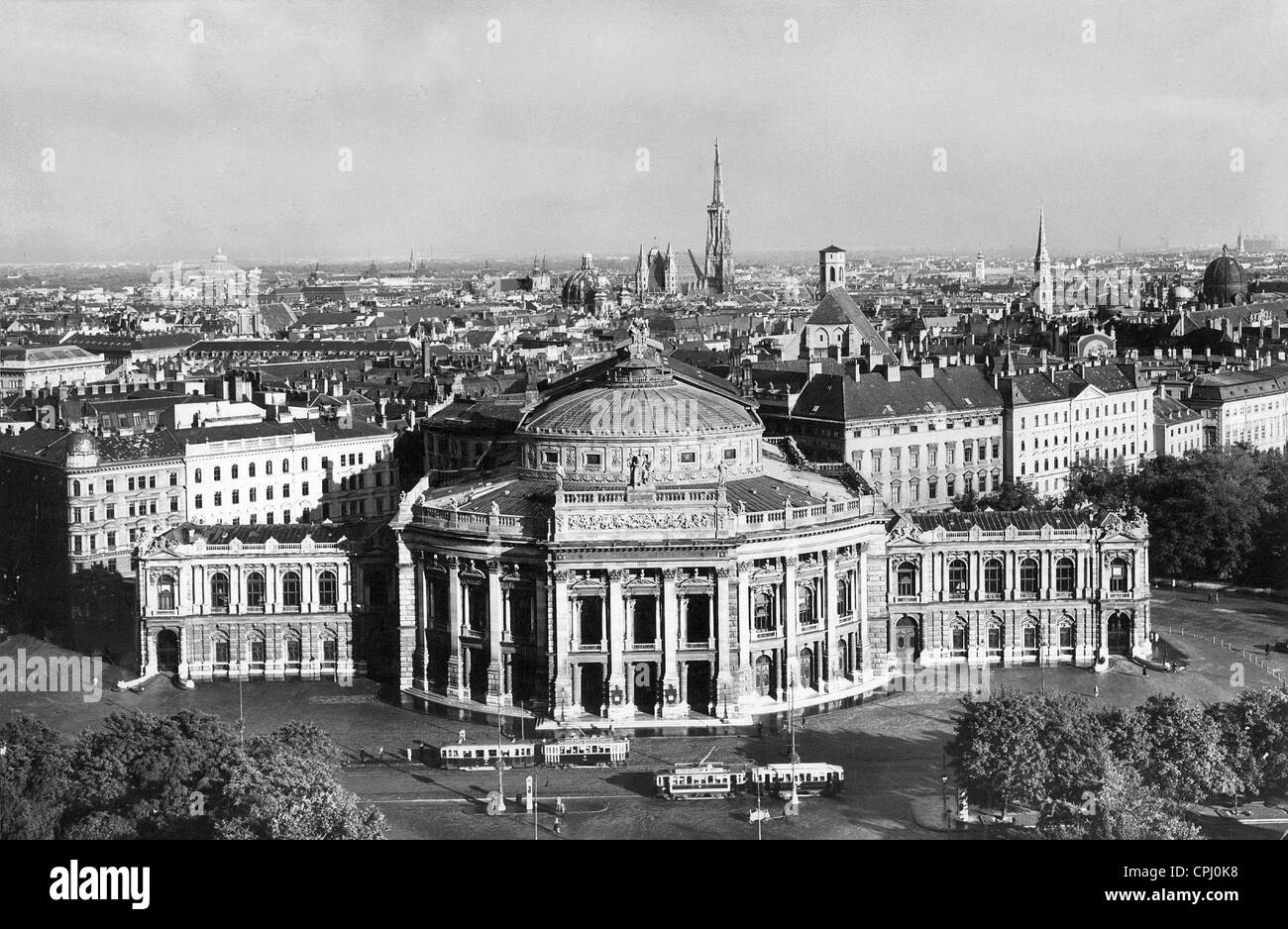 Burgtheater in Vienna, 1934 Stock Photo - Alamy